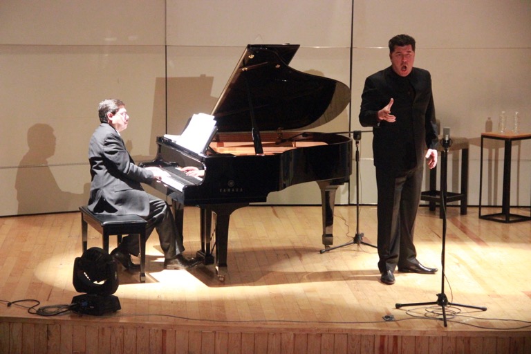 Ovaciona Zacatecas al tenor Luis Chapa en su recital, dentro del FCZ ...
